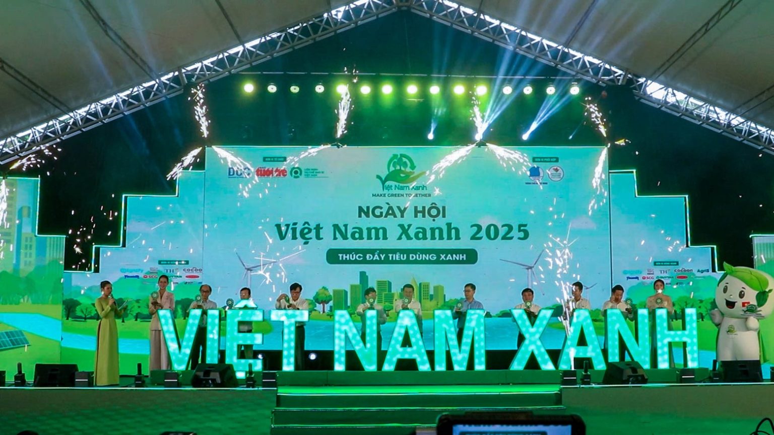 ALTA PLASTICS CONTINUES ITS GREEN JOURNEY AT VIET NAM XANH FESTIVAL ...
